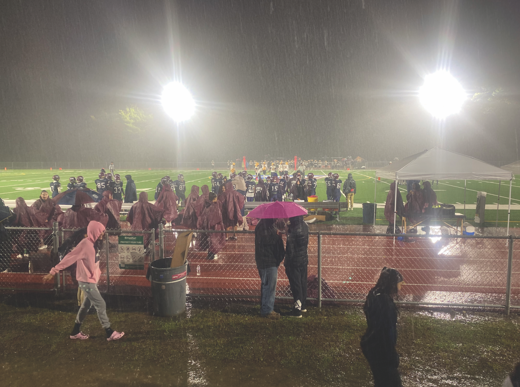 Windham outlasts Bacon: Windham football improves to 4-1 with close ...