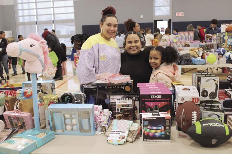 Residents take part in Three Kings Day | News | thechronicle.com