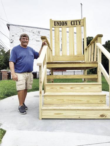 New oversized chair marks historic gateway to Union City’s downtown ...