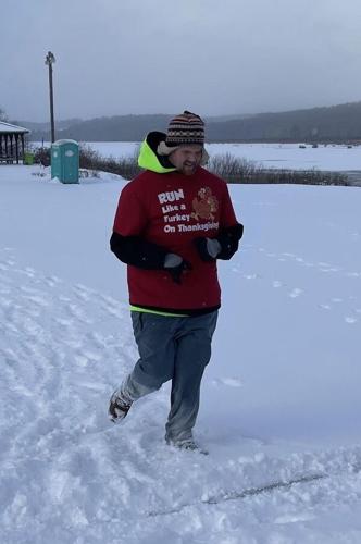 Turkey Trotters run/walk in spite of snow | Hometown News ...