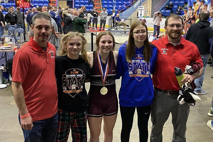 Wrestling roundup: Bish sixth at regionals, Reitz state girls' champ ...