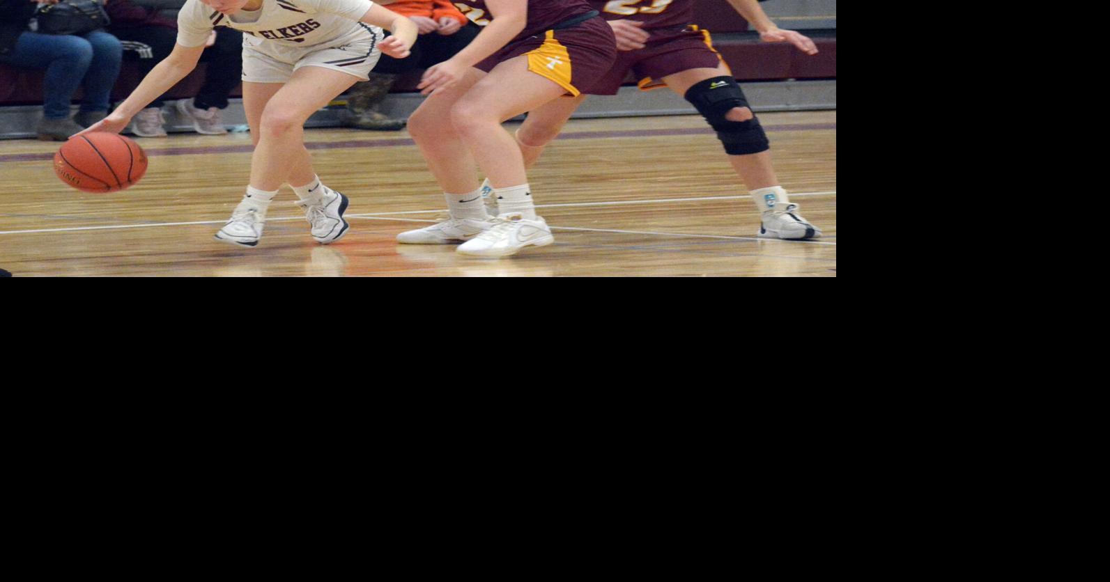 Amacher dribble | Sports | thecourierexpress.com