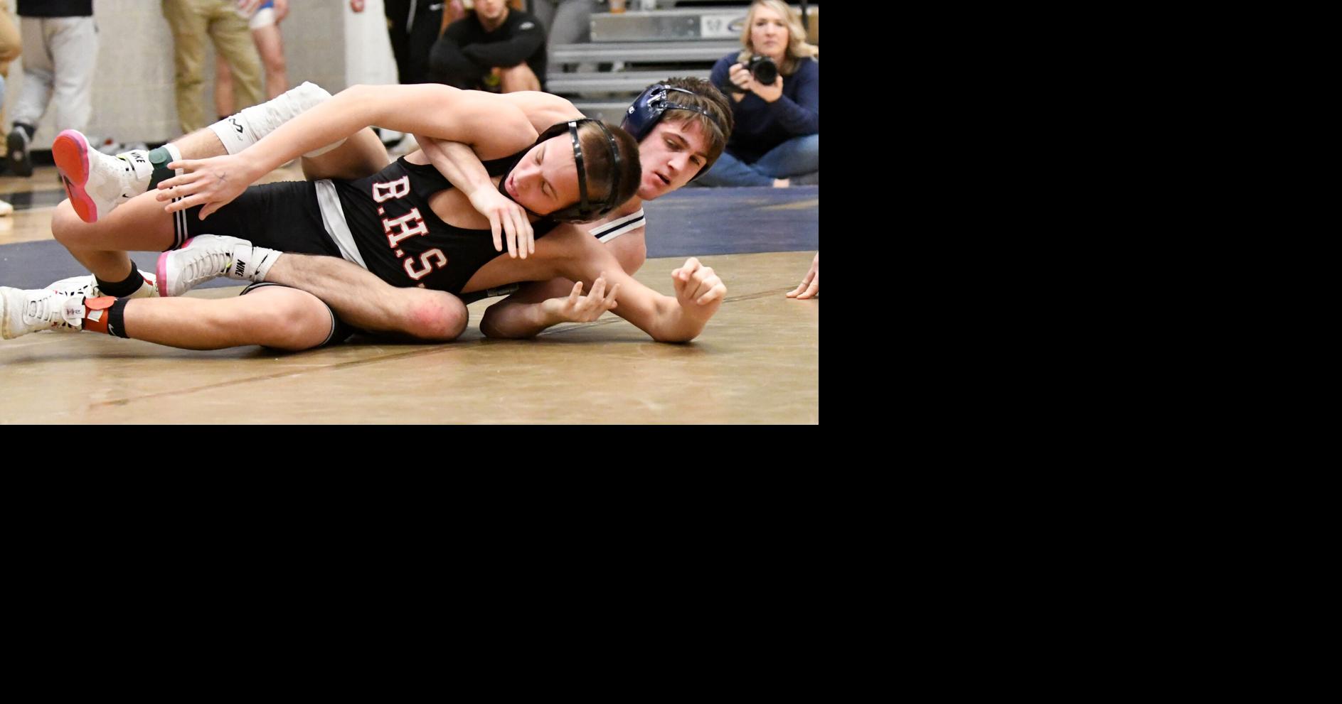 11 to Sharon: Raiders dominate D-9 again | Sports | thecourierexpress.com