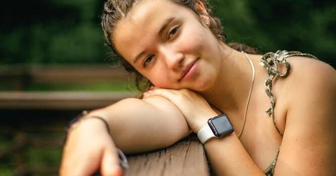 Hannah Holt receives scholarship | Lifestyle | thecourierexpress.com