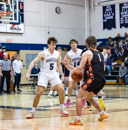 Down to the wire: Raiders split with Bobcats, Dutch | Local ...