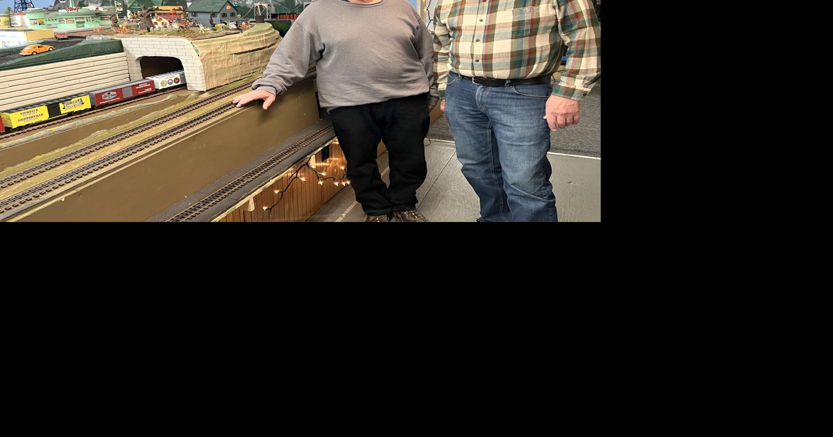 A Christmas Tradition: Clarion Model Railroad Club presents holiday ...