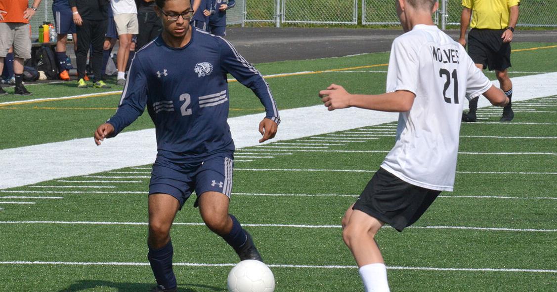 Turfed up: Raiders blank Wolves, 4-0 | Soccer | thecourierexpress.com