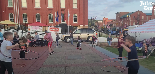 JD VIDEO: Relay for Life Hula-Hoop contest | News | thecourierexpress.com