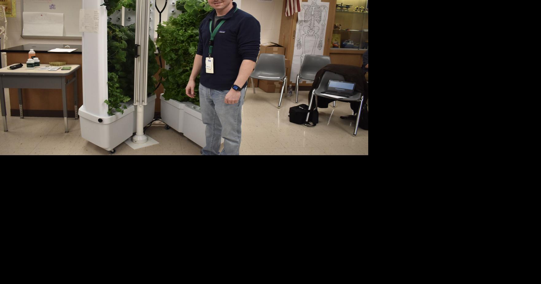 Jeff Tech JOC learns about hydroponic garden | News | thecourierexpress.com