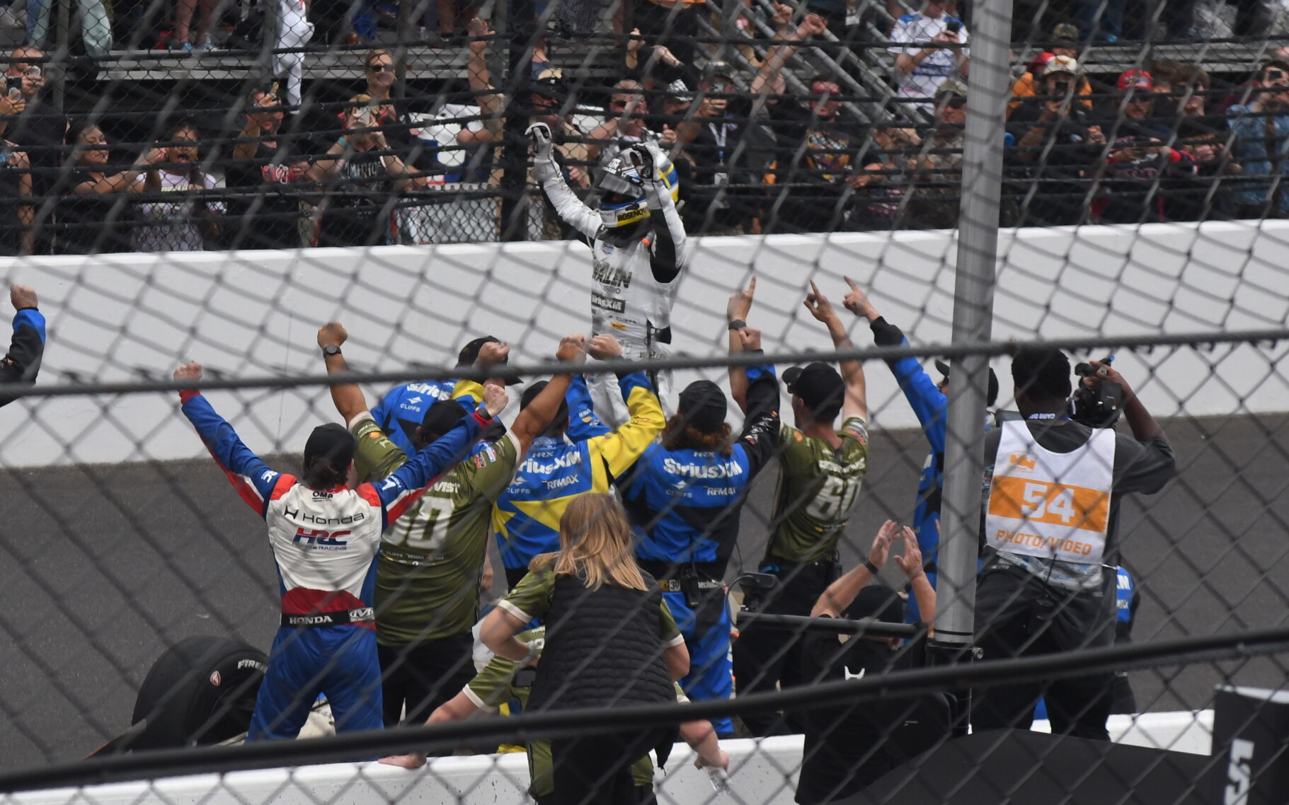Rosenqvist Wins Closest Indy 500 Ever On Last Lap Pass Sports