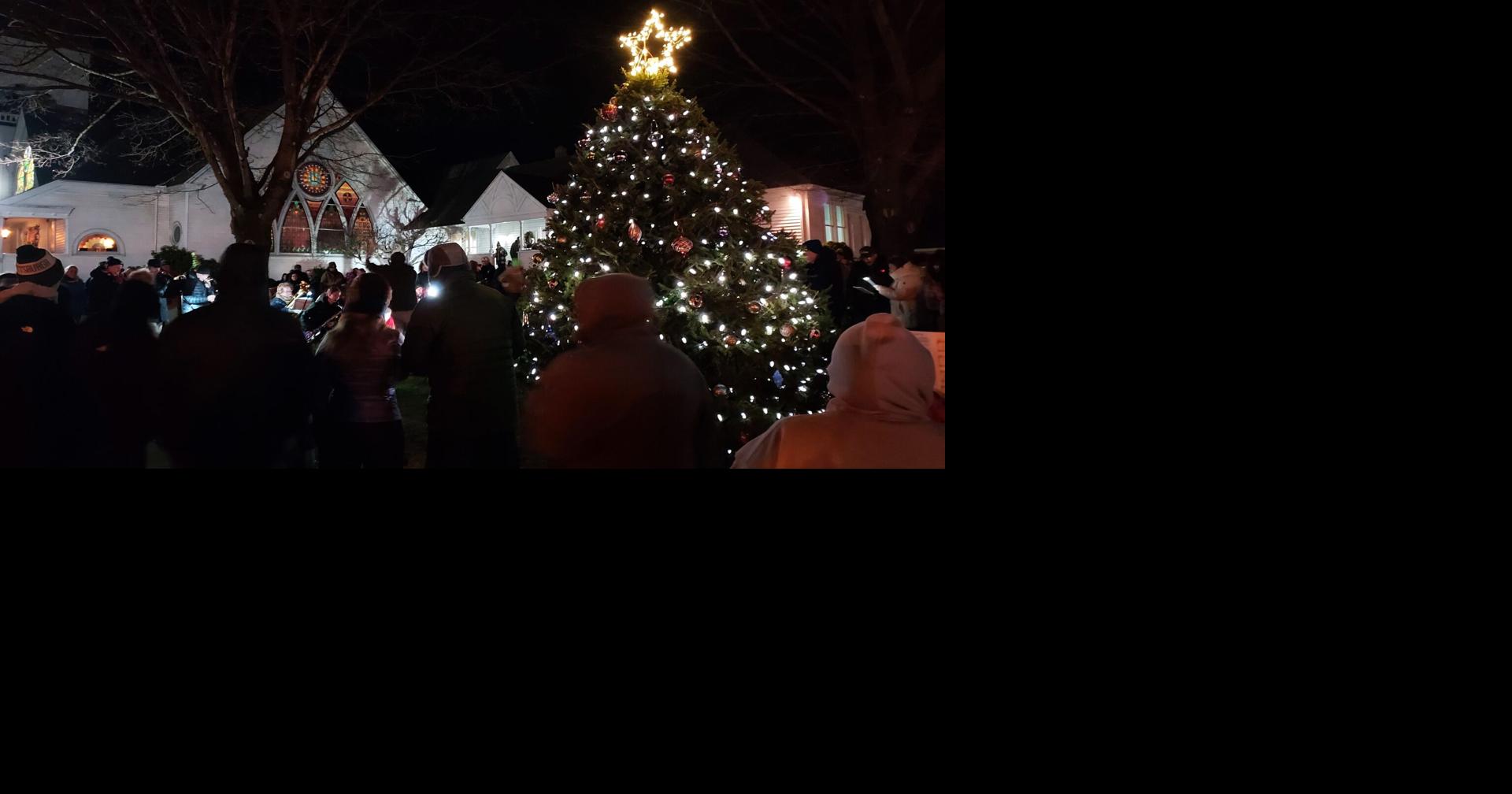 Wyalusing carolers celebrate lighting of town Christmas tree | Local ...