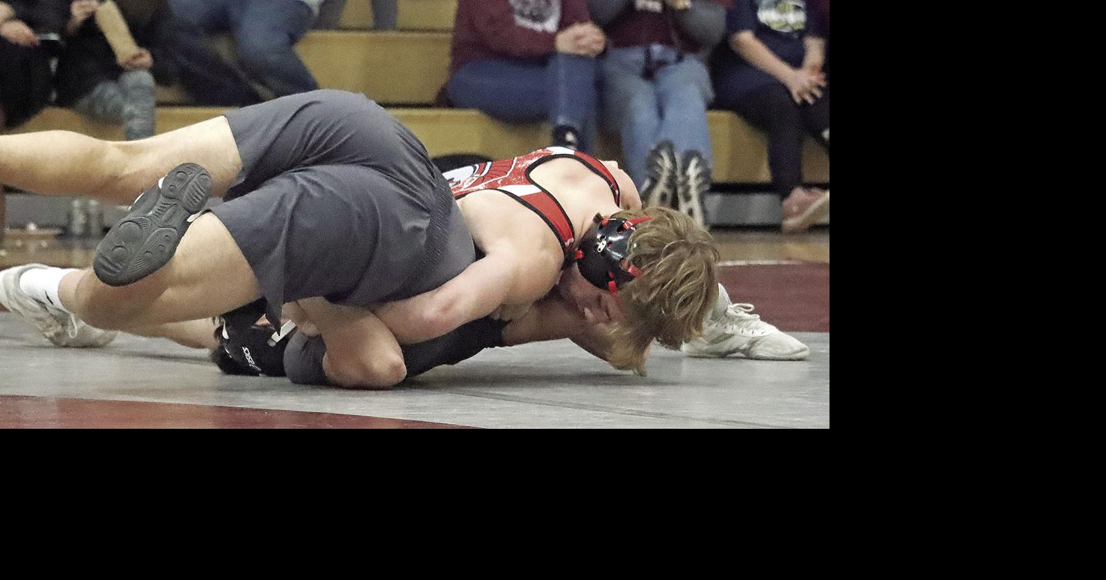 High School Roundup: Trojans roll over Panthers | Sports | thedailyreview.com