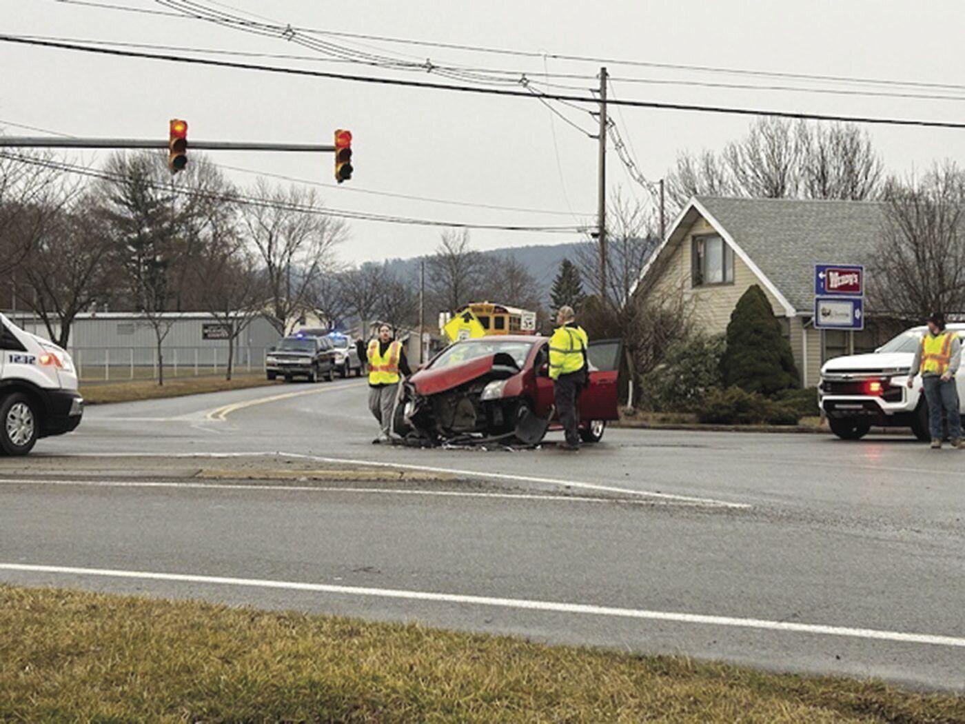 Two-car crash in Athens | Local/Regional | thedailyreview.com
