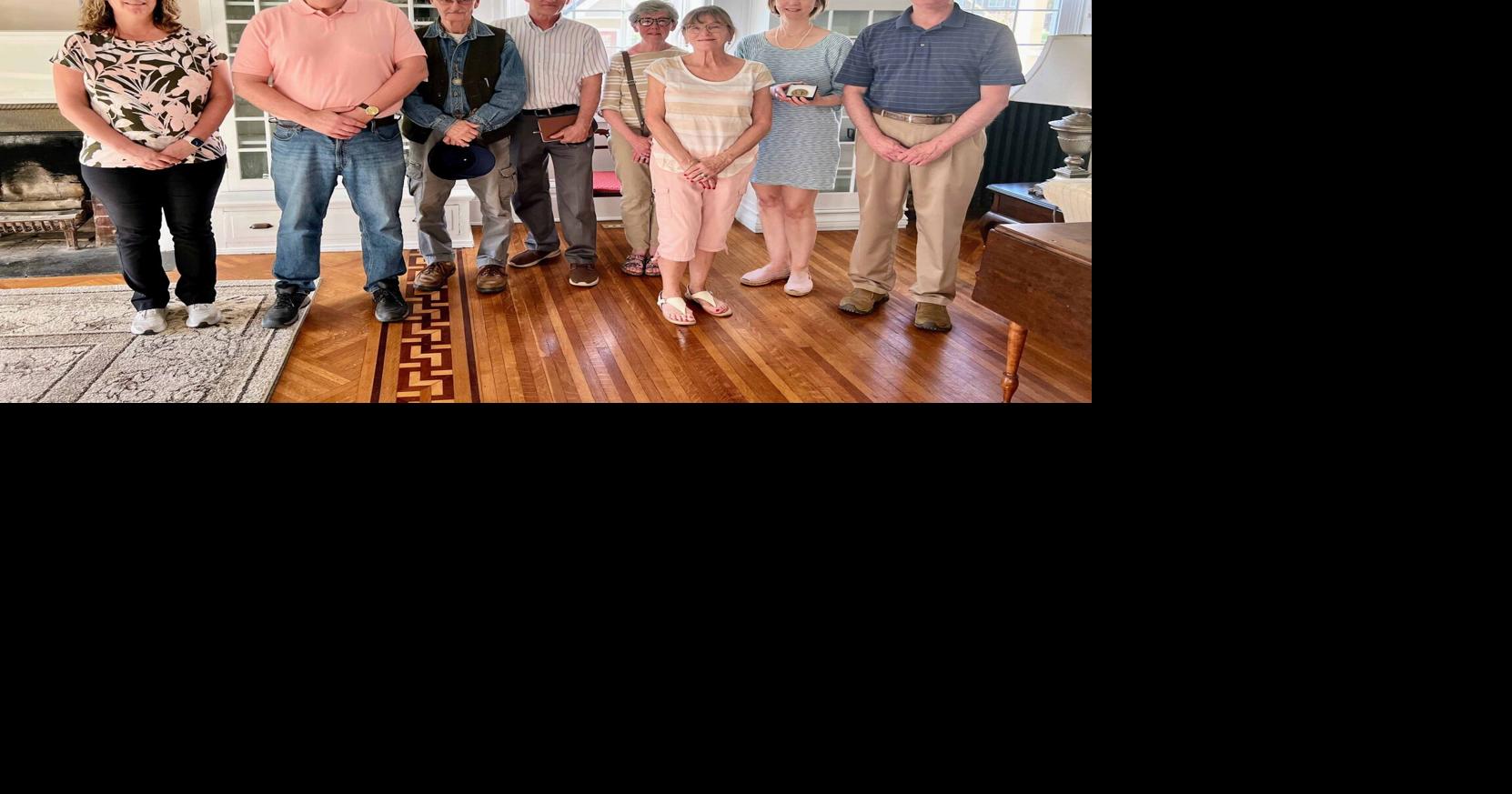 Tioga Point Museum presents medal | Local/Regional | thedailyreview.com
