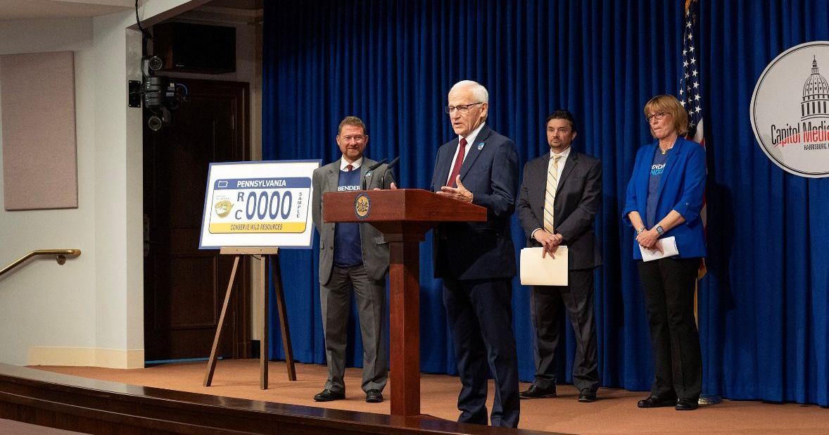 Sen. Yaw celebrates Eastern Hellbender license plate | Farmersfriend ...