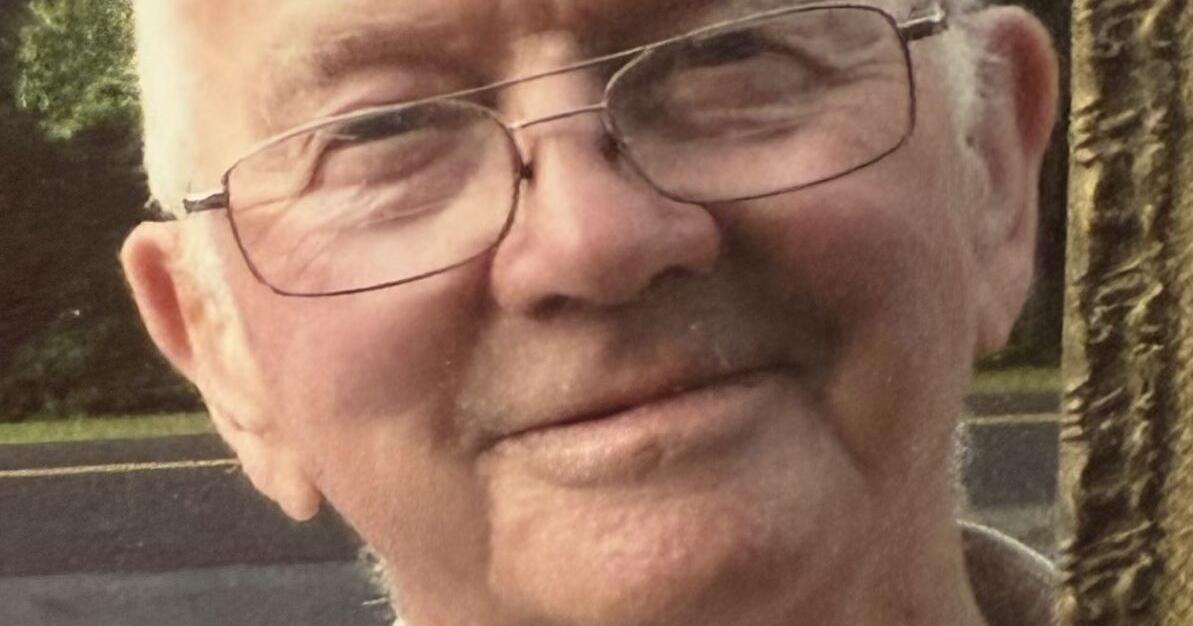 Warren John Roberts | Obituaries | thedailyreview.com