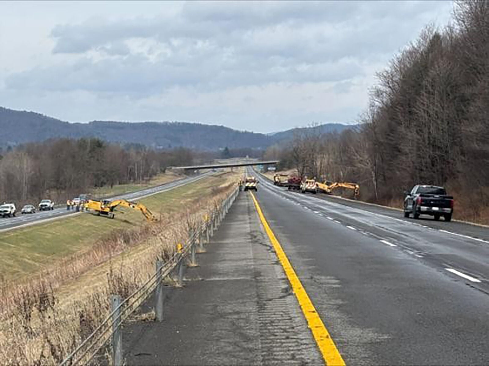 Part of I-88 remains closed after erosion identified | Local News ...