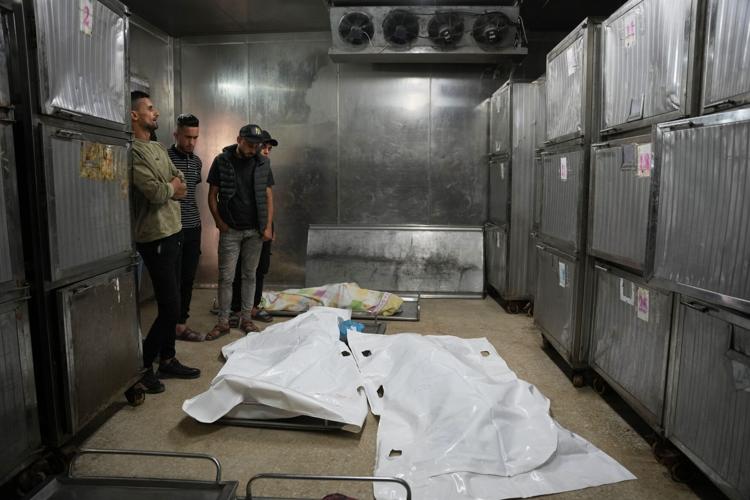 An Israeli strike hits a Gaza City apartment, killing 2 children ...