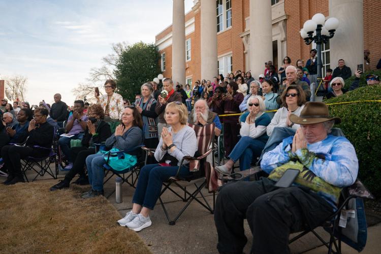 Buddhist monks and their dog captivate Americans while walking for ...
