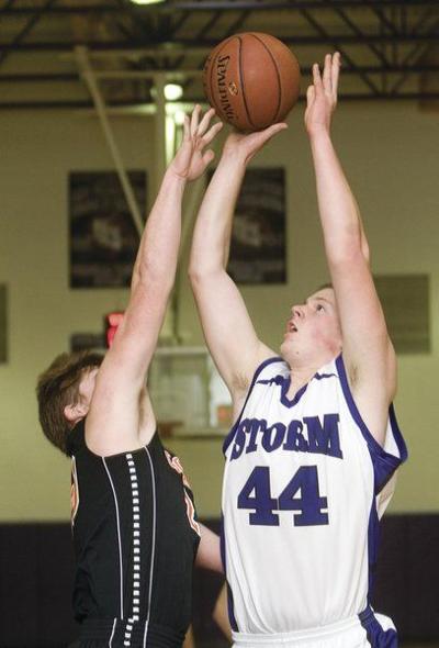 Postma leads UV boys to win | Sports | thedailystar.com