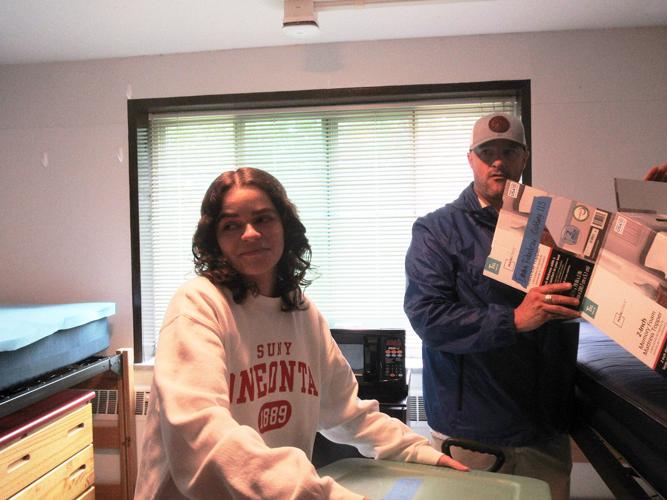SUNY chancellor visits SUNY Oneonta on move-in day | Local News ...