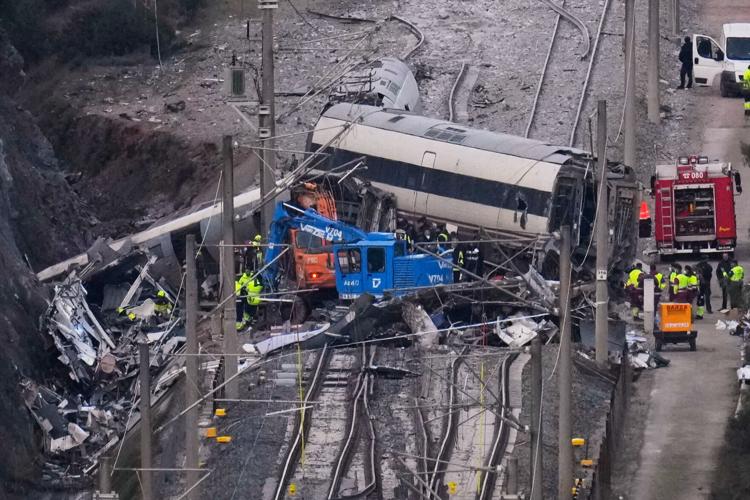 Barcelona commuter train crashes, killing 1, days after deadly train ...