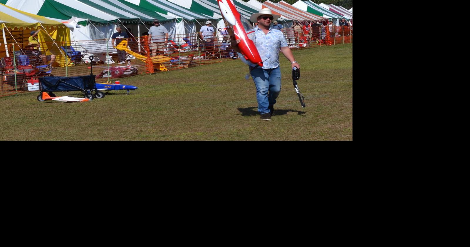 Electric model aircraft enthusiasts bring planes, family to Downsville ...