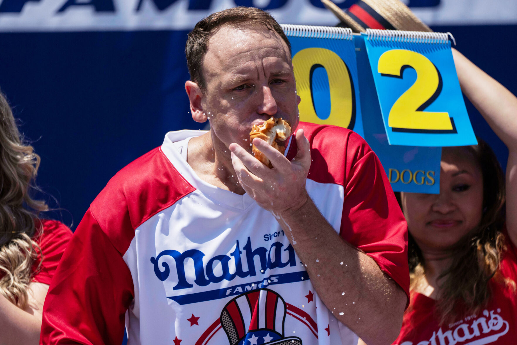 Joey Chestnut to defend hot dog eating title while on probation after ...