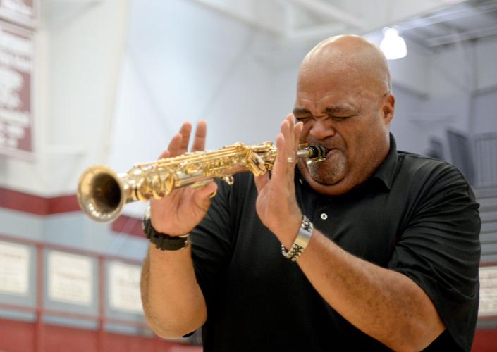 Speaker leads Alcoa students to look past a difficult history | News ...