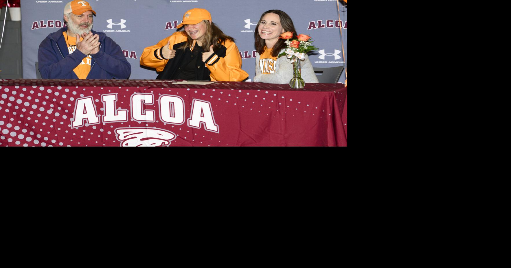Alcoa High's Olivia Yeager signs with University of Tennessee rowing ...