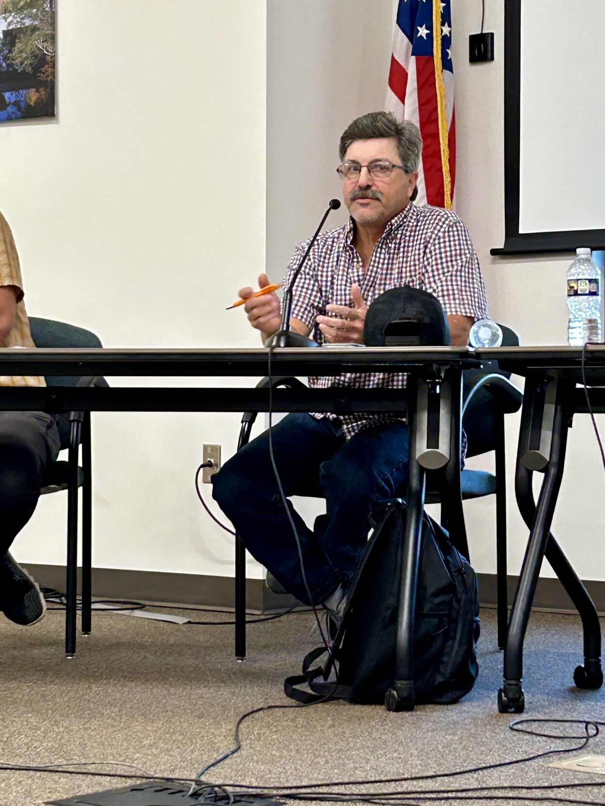 Townsend commission hopefuls talk economy, community in candidate forum ...