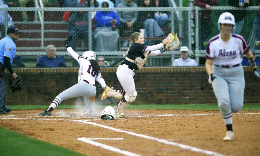 Gabby Burkhart, Alcoa softball bests Katee Owens, Lady Govs in pitcher ...