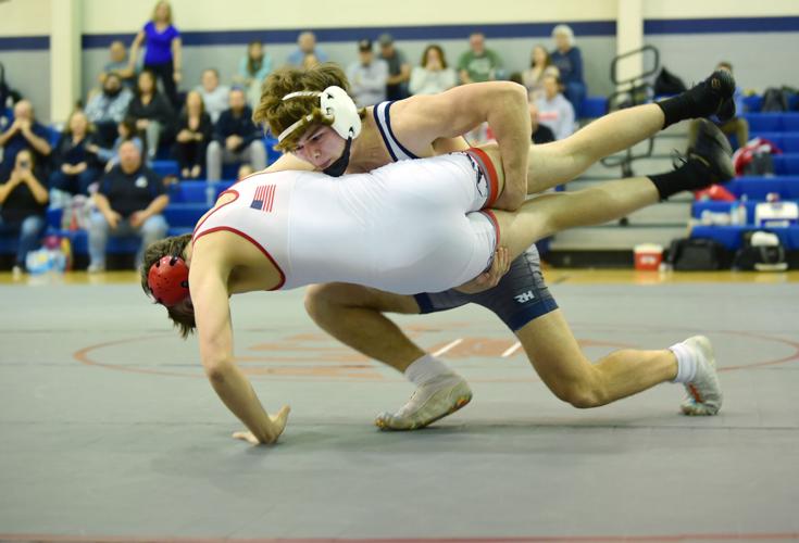 Samuel Everett wrestling falls in state sectional to Signal Mountain ...