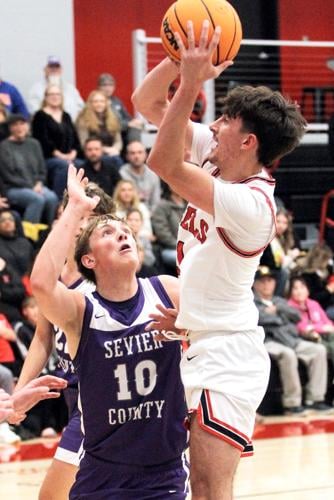 Overconfident approach hurts Maryville boys in opener with Sevier ...