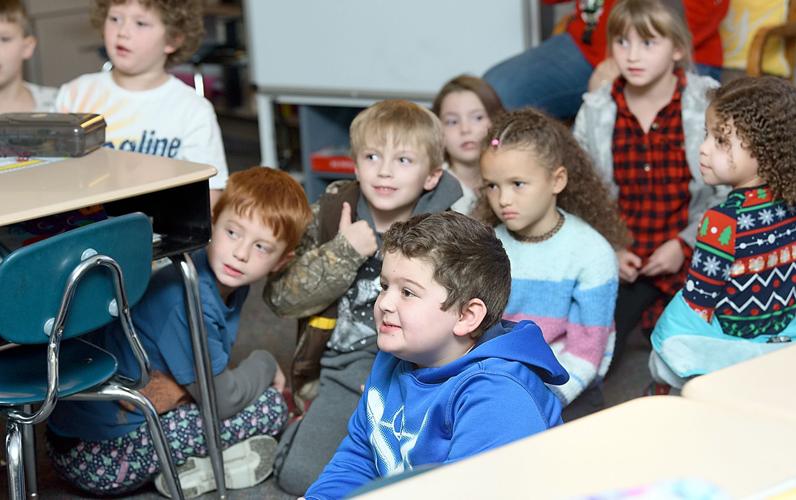 Mary Blount Elementary recognizes students with yard signs | News ...