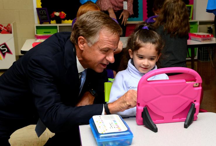 Gov. Bill Haslam visits Montvale Elementary School, voices support for ...