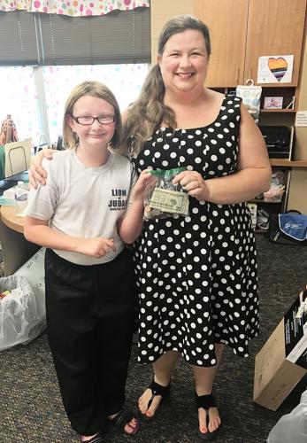 Prospect student's lemonade stand raises money for school projector ...