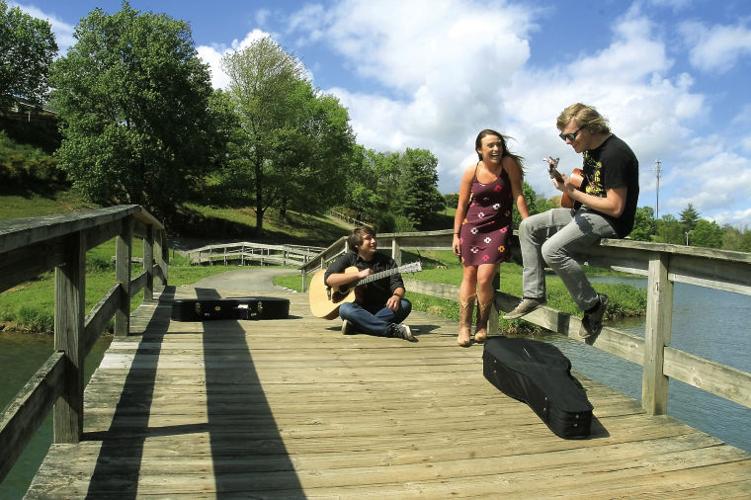 ‘American Idol’ contestants bring a little star power to this weekend’s ...