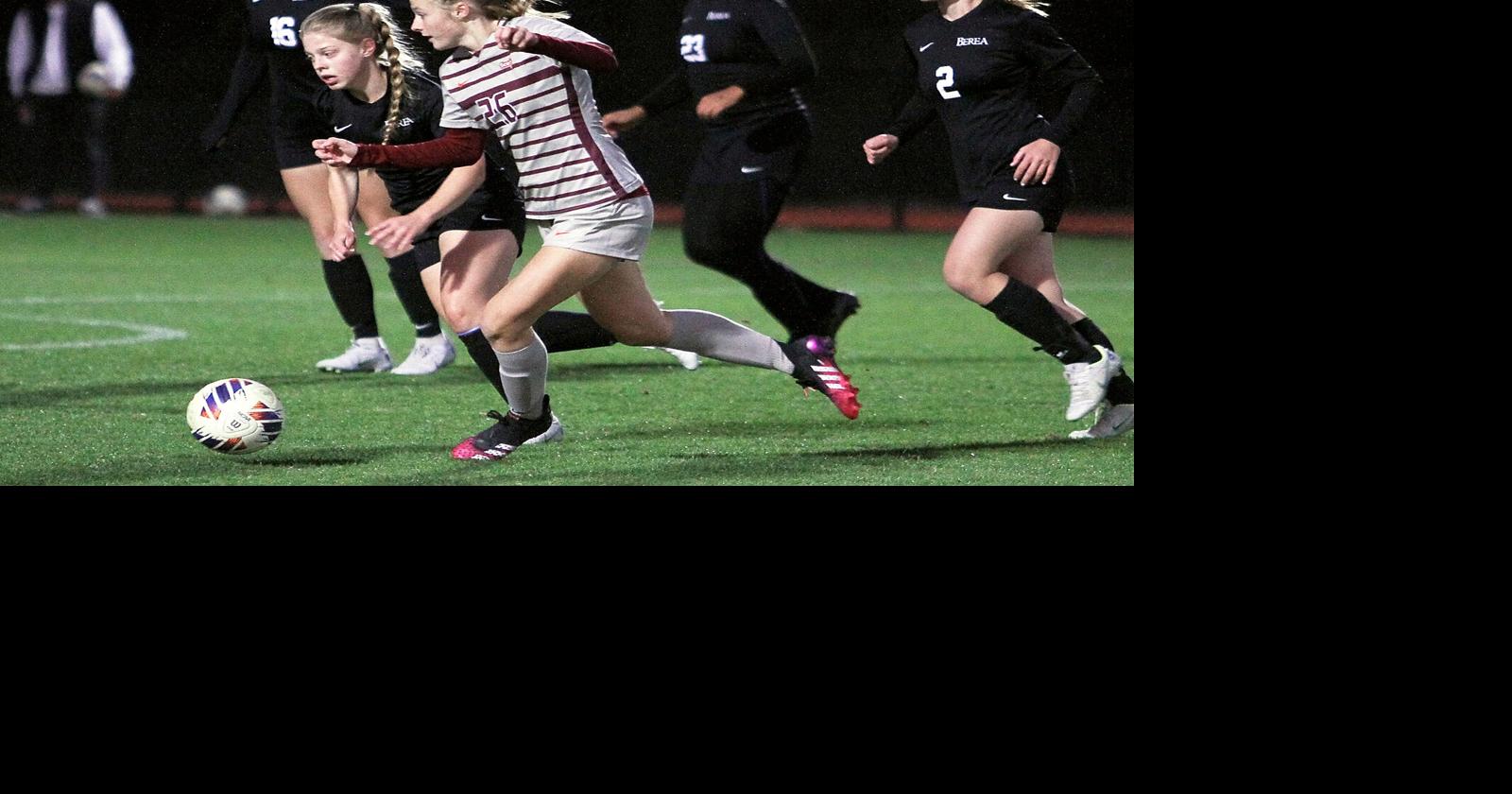 Hannah Smoot surges to finish regular season, takes home CCS Rookie of ...