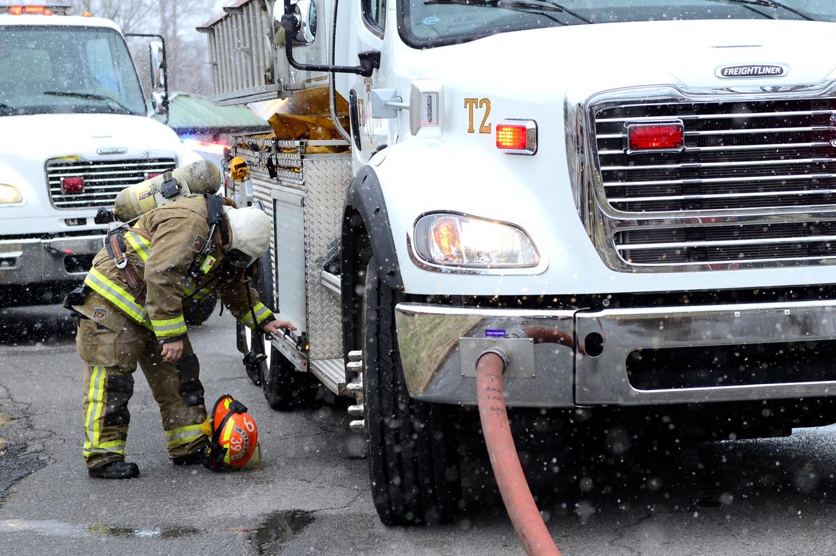 Blount County firefighters battle blaze as snow falls | News ...