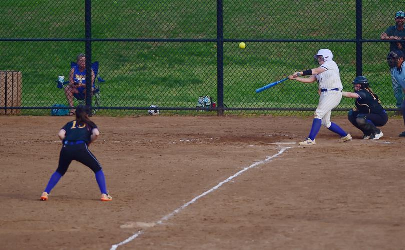 Eagleton's Kyla Long stops nosebleed, G-P in district win | Sports ...