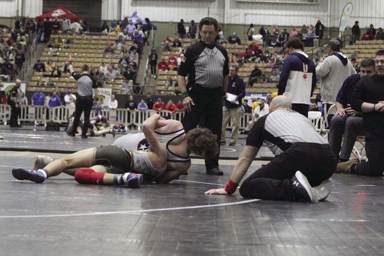 SESI's Tyson Click, Maryville's Daniel Halcomb lead area wrestlers to ...