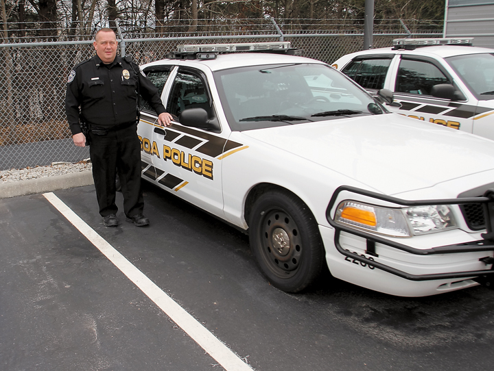Alcoa police officer seen as positive role model for children | News ...