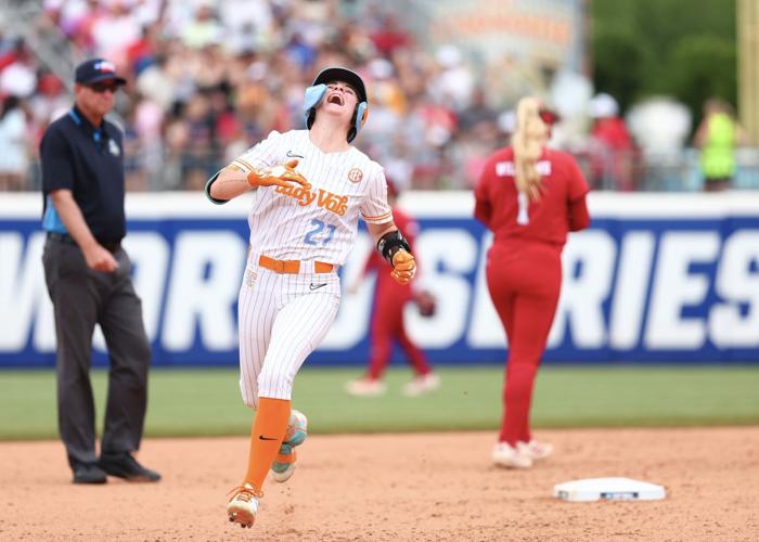 Emma Clarke's walk-off homer sends Lady Vols to Women's College World ...