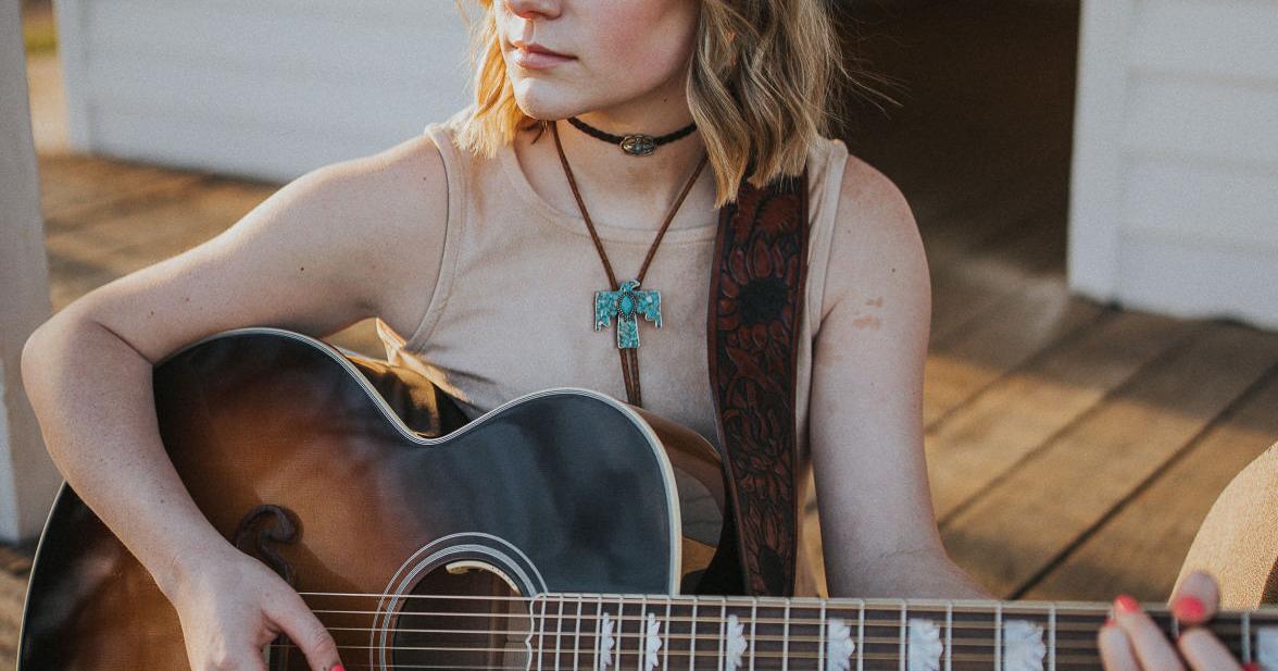 A TWO DOORS THROWDOWN: Country singer Sara Collins plans on a rowdy ...