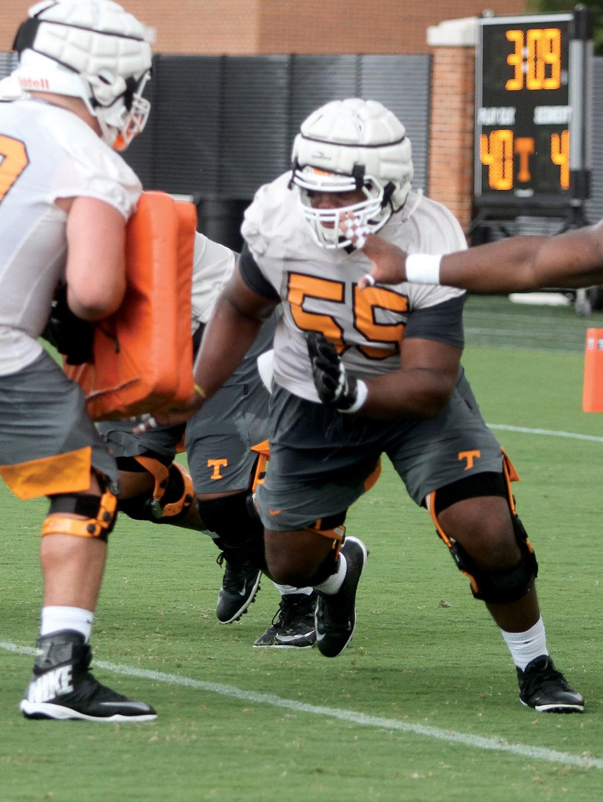 Healthy Brandon Kennedy confident in improved Vols offensive line ...