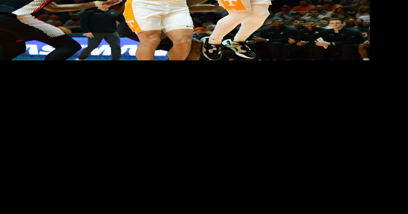Tobe Awaka capitalizes on limited minutes as No. 4 Vols rout Georgia ...
