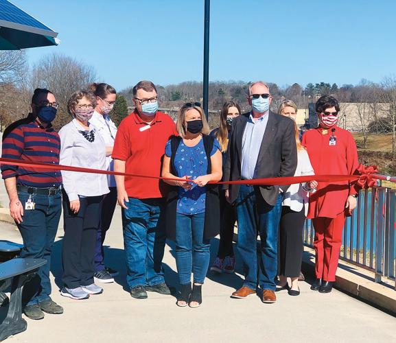 Blount County Public Library installs first two outdoor Wi-Fi tables ...