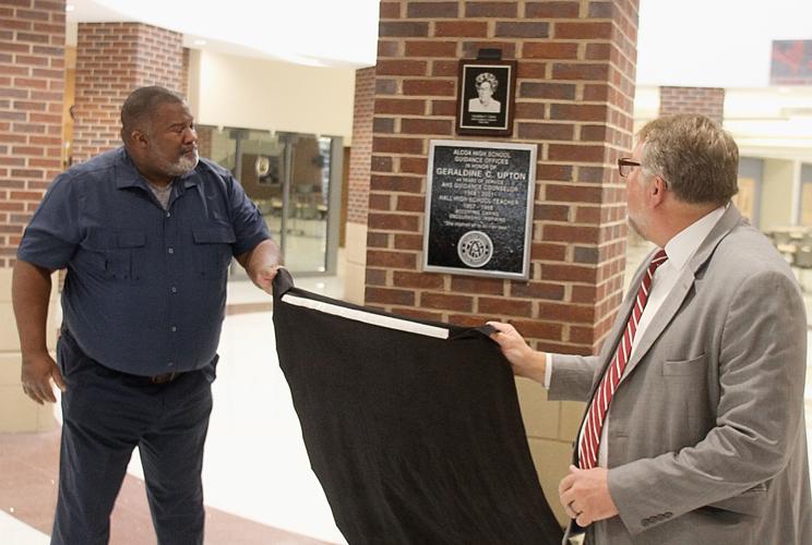 Plaque honoring Geraldine C. Upton unveiled at Alcoa High School | News ...