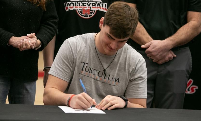 Maryville's Henry Chambers signs with Tusculum football | Sports ...